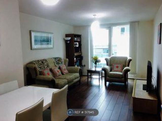 2 Bedrooms Flat for rent in St. George Wharf, London SW8