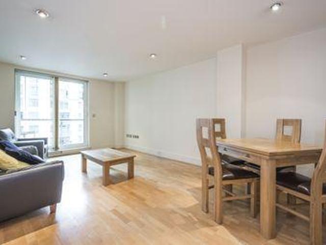 2 Bedrooms Flat for rent in St. George Wharf, London SW8