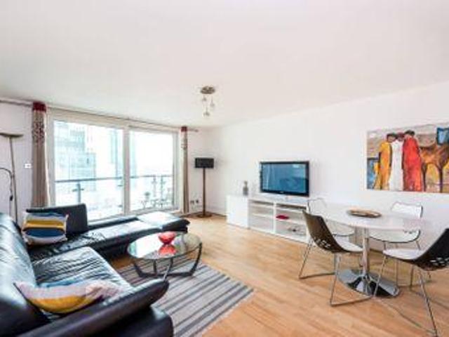 2 Bedrooms Flat for rent in St George Wharf, Vauxhall SW8