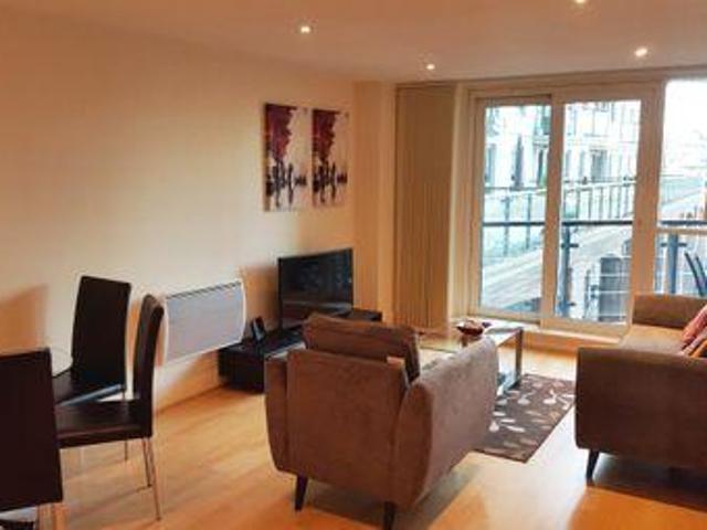 2 Bedrooms Flat for rent in St George Wharf, Vauxhall SW8
