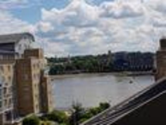 2 Bedrooms Flat for rent in St Davids Square, Docklands E14