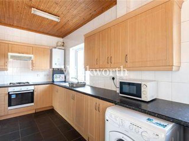 2 Bedrooms Flat for rent in St. Edwards Court, Finchley Road, London NW11