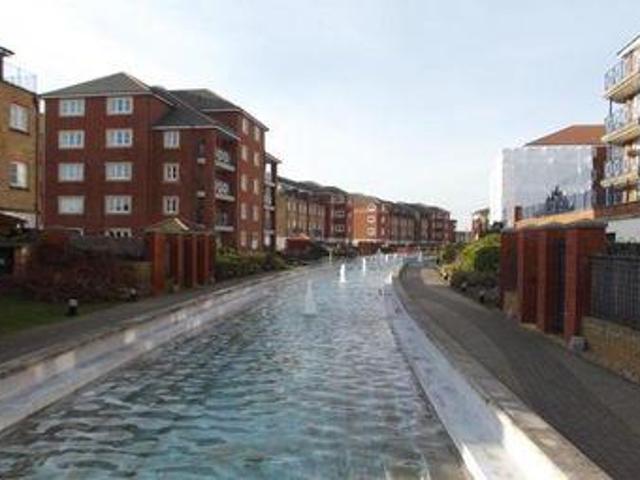 2 Bedrooms Flat for rent in St. Kitts Drive, Eastbourne BN23