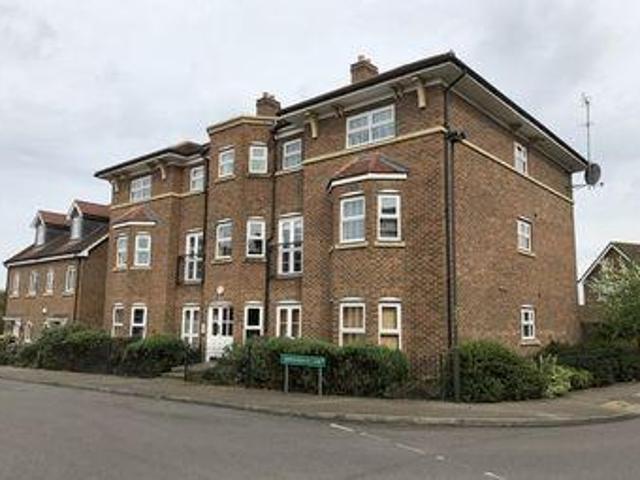 2 Bedrooms Flat for rent in St Helens Court, Bromley, Kent BR1