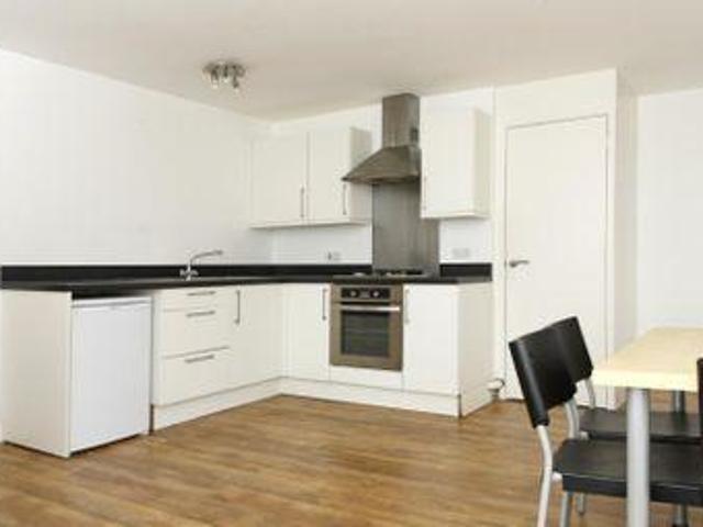 2 Bedrooms Flat for rent in St Johns Crescent, London SW9