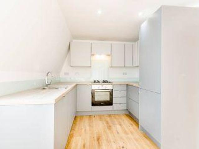2 Bedrooms Flat for rent in St Johns Hill, St John´s Hill, London SW11