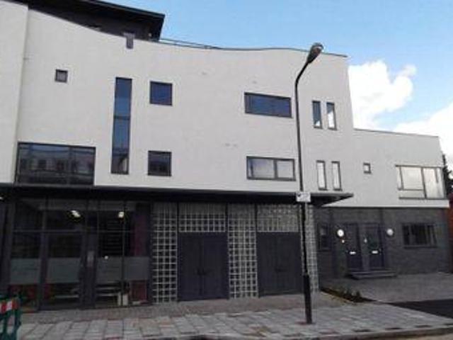 2 Bedrooms Flat for rent in St. Johns Parade, Sidcup High Street, Sidcup DA14