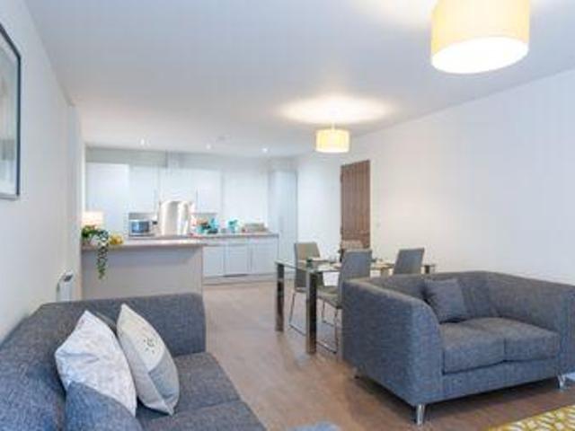 2 Bedrooms Flat for rent in St Johns Road, Leeds LS3