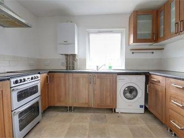 2 Bedrooms Flat for rent in St James Street, Walthamstow, London E17