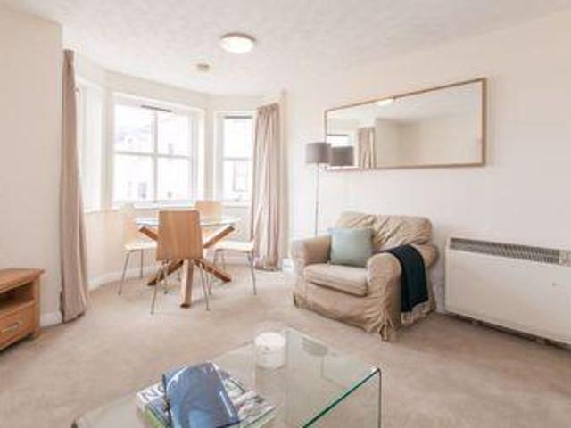 2 Bedrooms Flat for rent in St. Leonards Lane, Edinburgh EH8