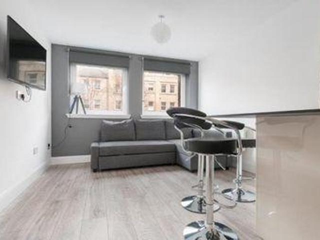 2 Bedrooms Flat for rent in St Leonards Street, Edinburgh EH8
