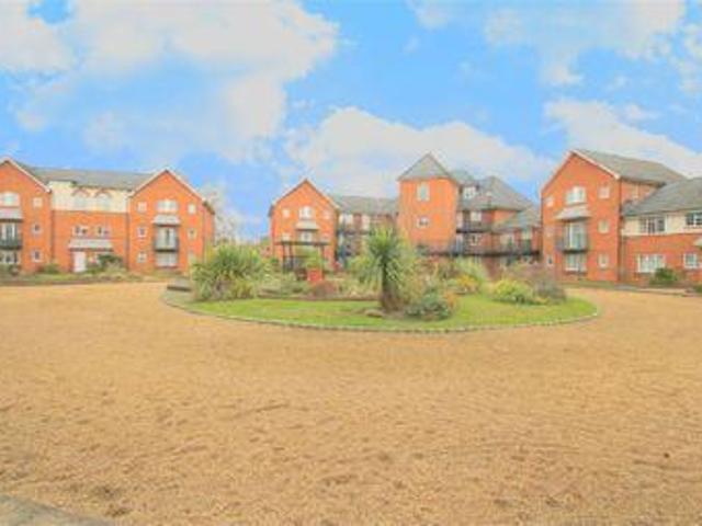 2 Bedrooms Flat for rent in St Leonards Road, Windsor, Berkshire SL4