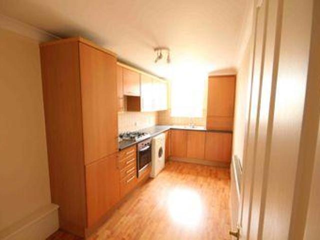 2 Bedrooms Flat for rent in St. Leonards Road, Windsor SL4