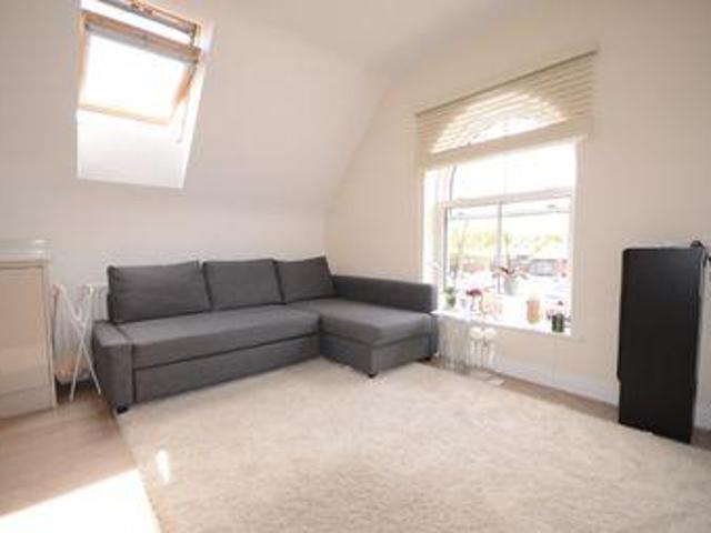 2 Bedrooms Flat for rent in St. Leonards Road, Windsor SL4