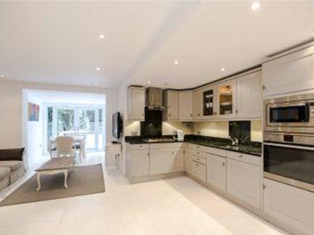 2 Bedrooms Flat for rent in St. Lukes Road, London W11