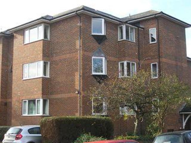 2 Bedrooms Flat for rent in St. Marks Road, Windsor SL4