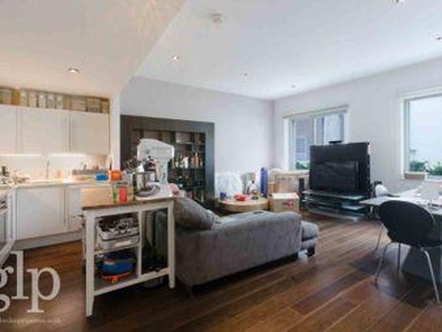 2 Bedrooms Flat for rent in St Martins Lane, Covent Garden WC2E