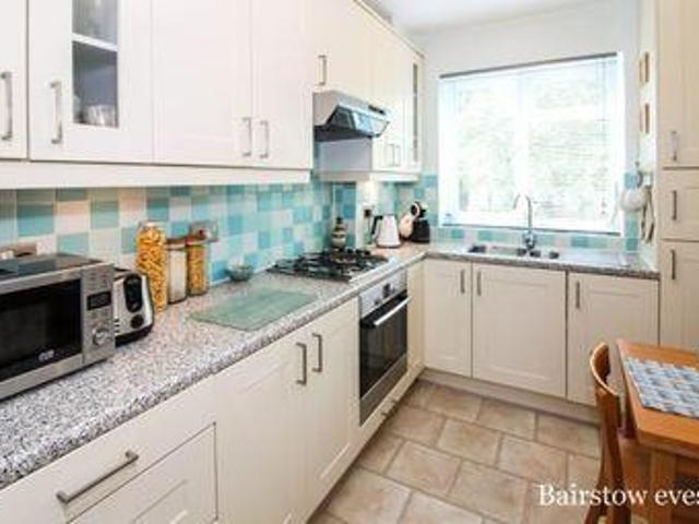 2 Bedrooms Flat for rent in St. Mildreds Road, London SE12