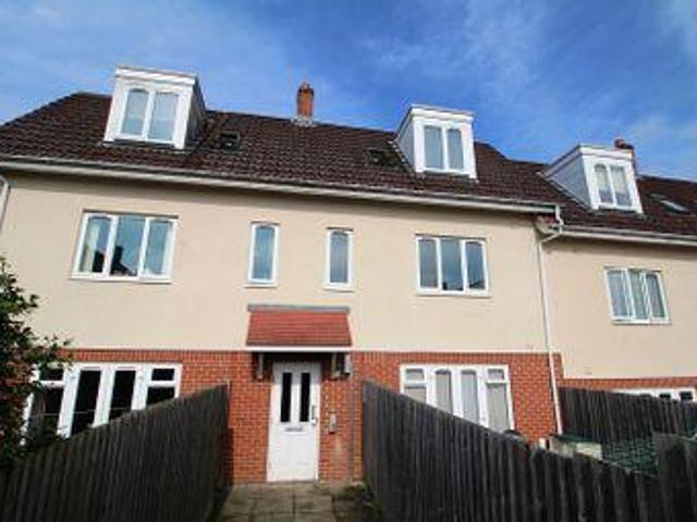 2 Bedrooms Flat for rent in St Silas Court, Tibbott Walk, Stockwood BS14