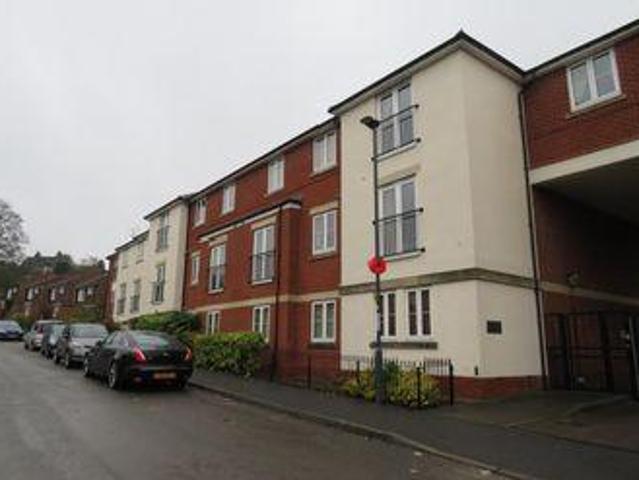 2 Bedrooms Flat for rent in St. Swithins Close, Derby DE22