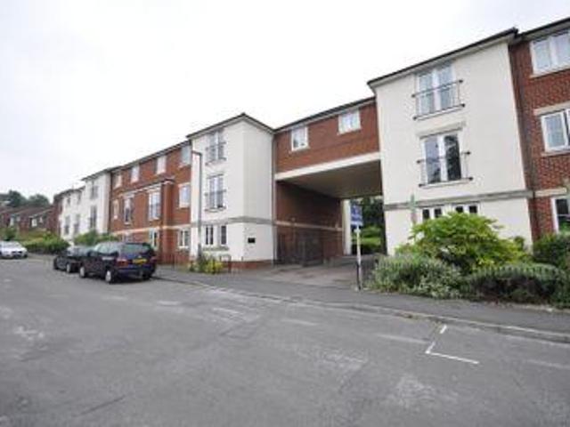 2 Bedrooms Flat for rent in St. Swithins Close, Derby DE22