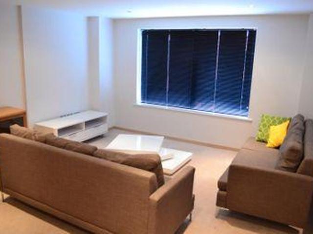 2 Bedrooms Flat for rent in St Pauls Place, St Pauls Square, Birmingham B31Fq B3