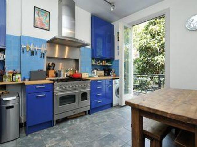 2 Bedrooms Flat for rent in St. Pauls Road, London N1