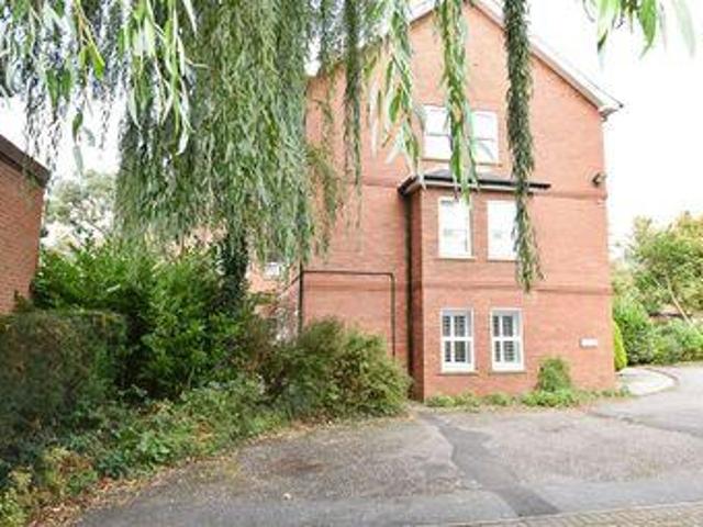 2 Bedrooms Flat for rent in St. Peters Court, York YO30