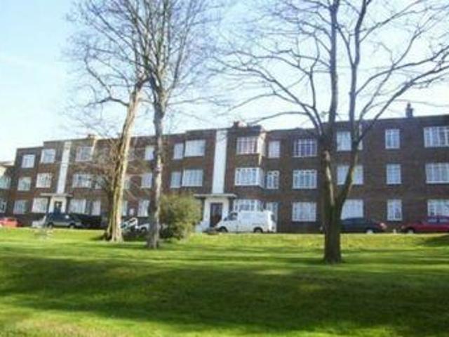 2 Bedrooms Flat for rent in St. Peters Road, Croydon CR0