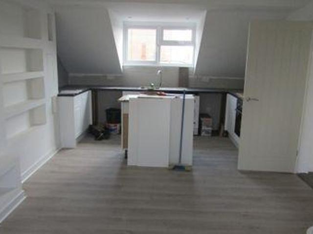 2 Bedrooms Flat for rent in St Wilfrids Road, New Barnet EN4