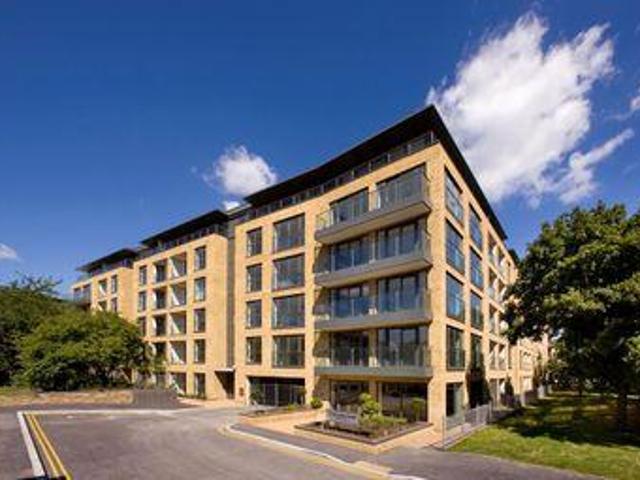 2 Bedrooms Flat for rent in St Williams Court, London N1