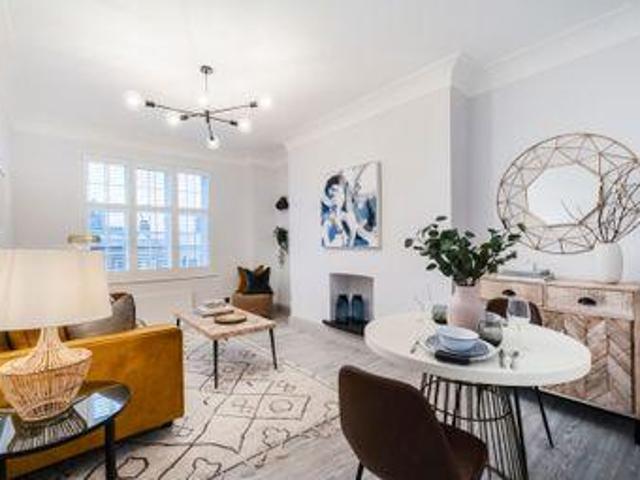 2 Bedrooms Flat for rent in Stafford Court, Kensington High Street, Kensington, London W8