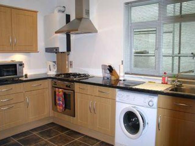 2 Bedrooms Flat for rent in Stafford Road, Wallington, Surrey SM6