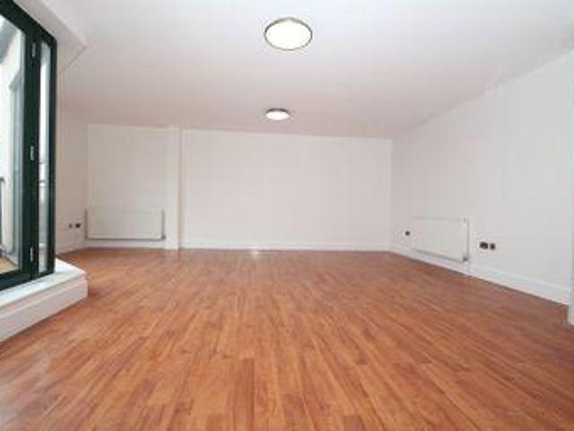 2 Bedrooms Flat for rent in Stainsby Road, London E14
