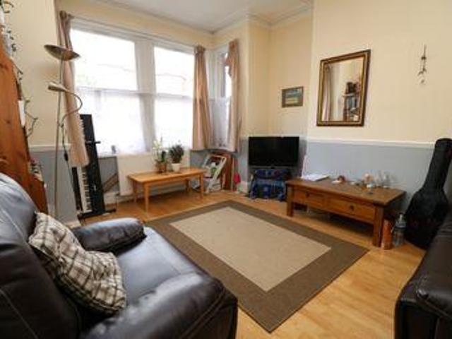 2 Bedrooms Flat for rent in Stanhope Gardens, London N4