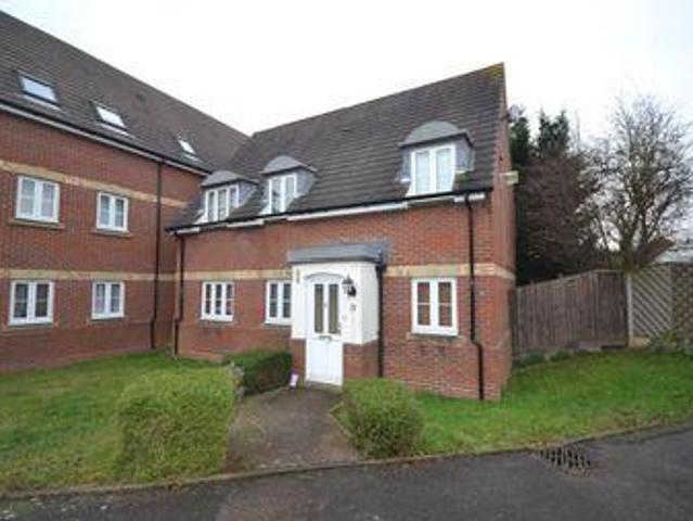 2 Bedrooms Flat for rent in Stanley Rise, Chelmer Village, Chelmsford CM2