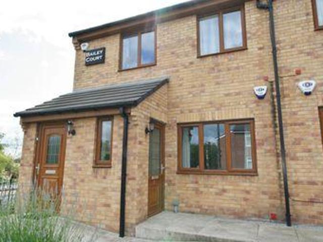 2 Bedrooms Flat for rent in Stansfield Close, Castleford WF10