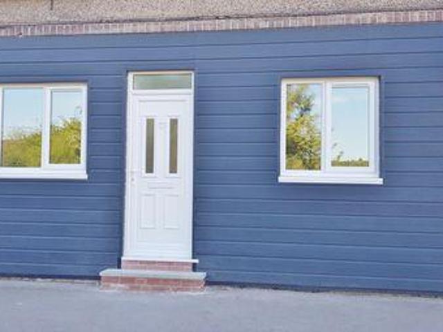 2 Bedrooms Flat for rent in Stanwood Avenue, Sheffield S6