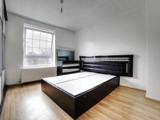 2 Bedrooms Flat for rent in Staple Street, London SE1