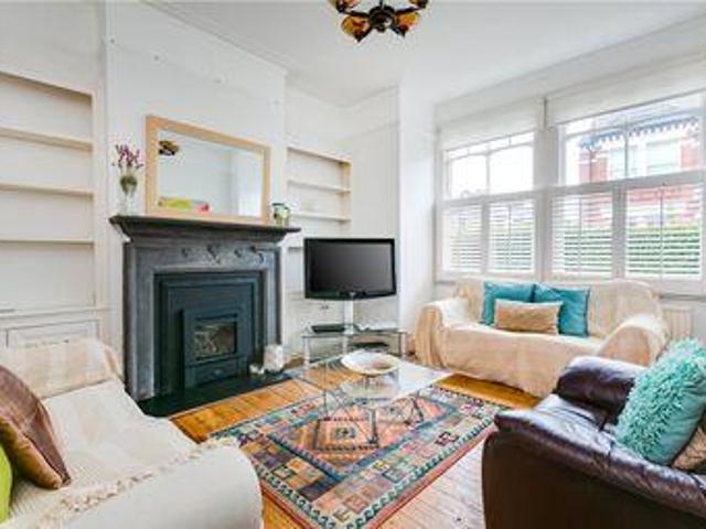 2 Bedrooms Flat for rent in Stapleton Road, London SW17