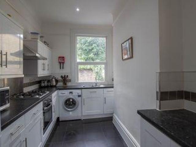 2 Bedrooms Flat for rent in Stapleton Road, London SW17