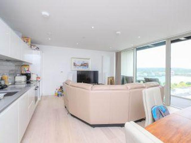 2 Bedrooms Flat for rent in Starboard Way, London E16
