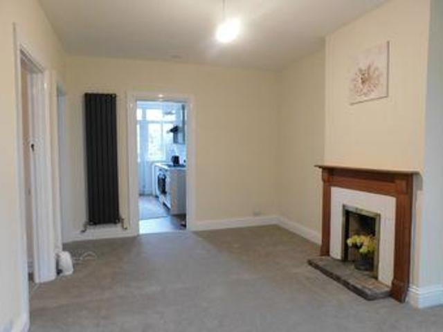 2 Bedrooms Flat for rent in Station Approach, Norbiton Avenue, Norbiton, Kingston Upon Thames KT1