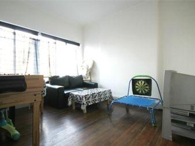 2 Bedrooms Flat for rent in Station Chambers, Brownlow Road, London N11