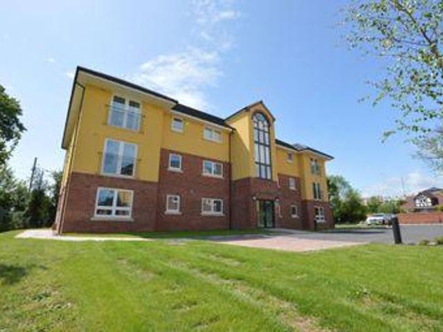 2 Bedrooms Flat for rent in Station Court, Station Avenue, Tile Hill, Coventry CV4