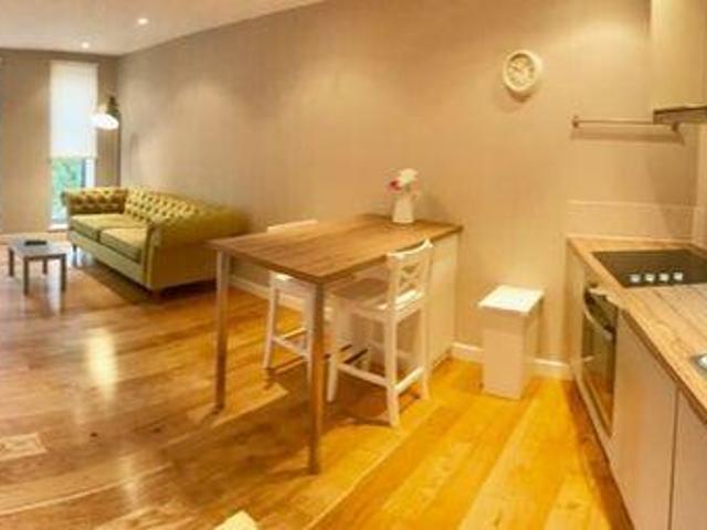 2 Bedrooms Flat for rent in Station Parade, High Street Wanstead, London E11