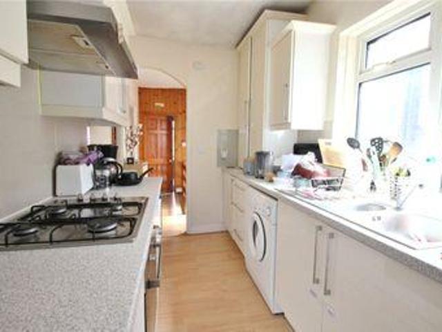 2 Bedrooms Flat for rent in Station Road, London N3
