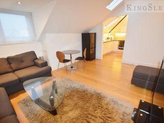 2 Bedrooms Flat for rent in Station Road, London NW4
