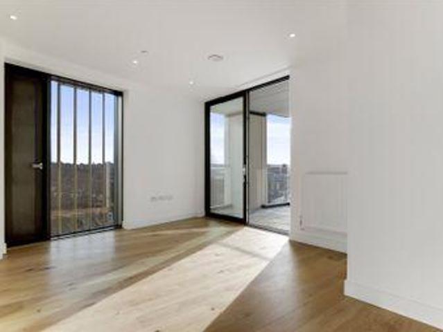 2 Bedrooms Flat for rent in Station Road, London SE13