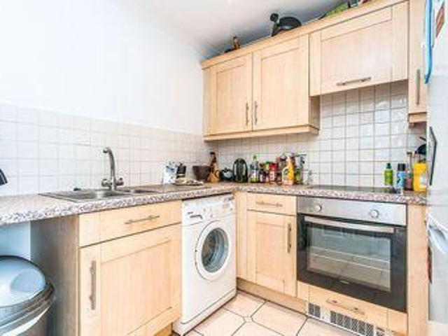 2 Bedrooms Flat for rent in Station Road West, Canterbury CT2